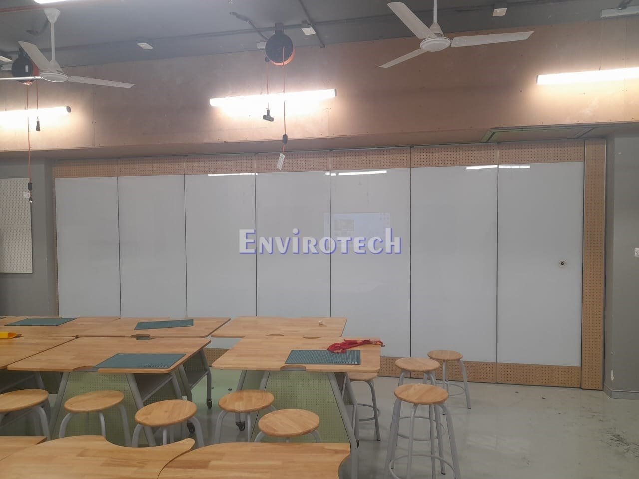 Maximize Space Efficiency with Sliding Folding Partitions